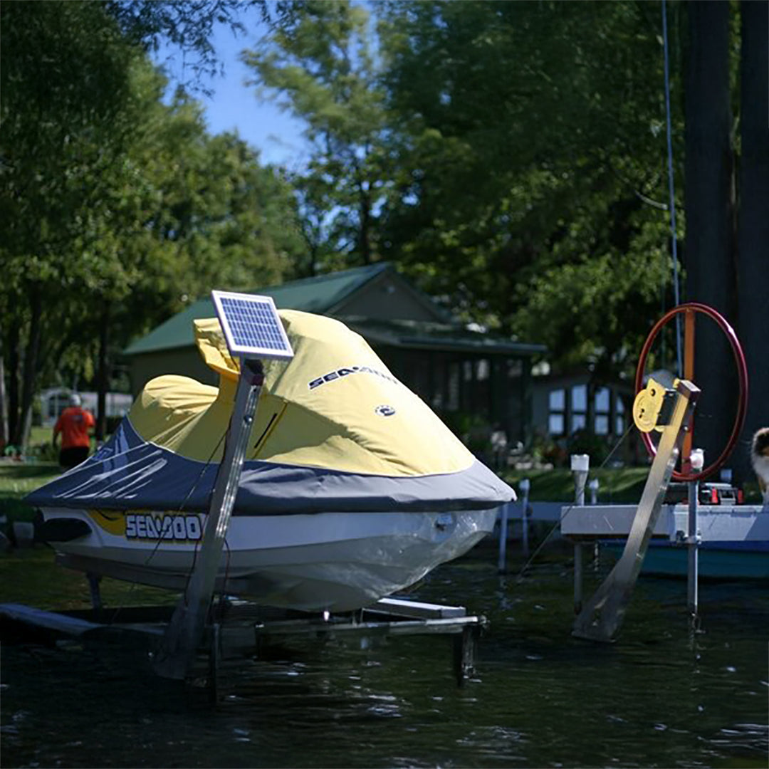 Marine Solar Chargers for Boat Lifts – Complete Solar Kits | Lake Lite